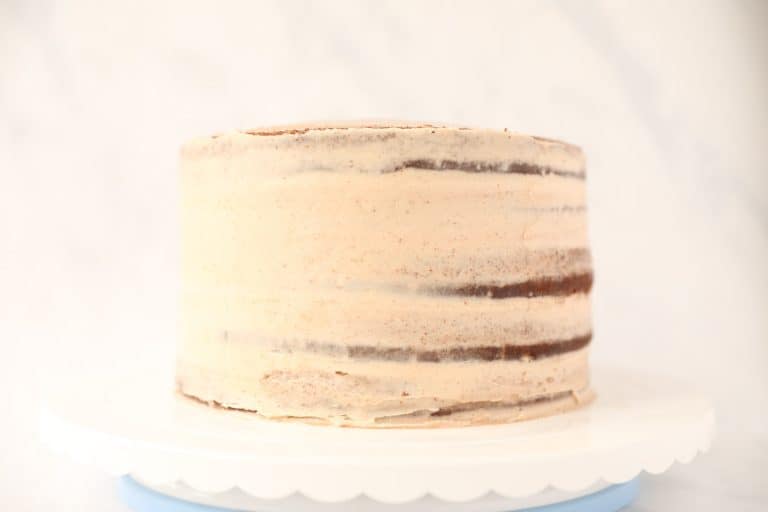Kinder Bueno Cake with Gold Drip